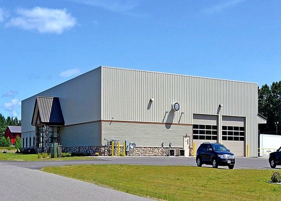 Single Slope Pre Manufactured Steel Buildings With Parapet Wall Surrounded