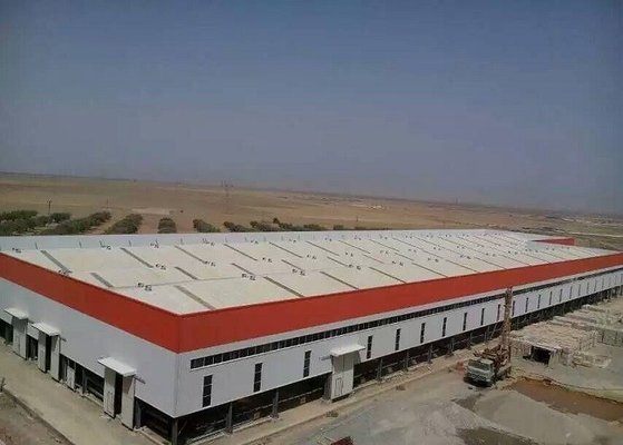 Prefab Steel Structure Workshop With Parapet Wall Bolts Connection