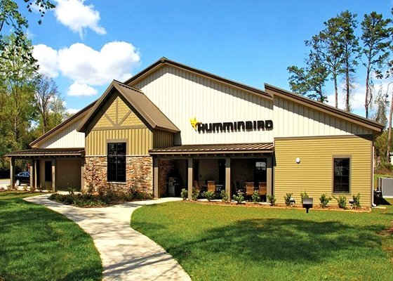 Pre Engineered Metal Frame Commercial Steel Frame Buildings With Architectural Appearance
