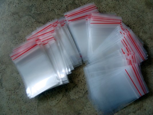 透明な自己はプラスチック多袋、Eco 軽食/キャンデーのための友好的な PP の PE 袋を密封しました