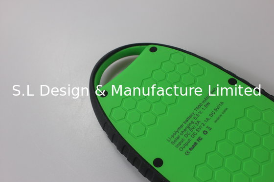 monocrystal solar charger waterproof dustproof shockproof skidproof Build-in full 7000mAh li-polymer Emergency LED flash supplier