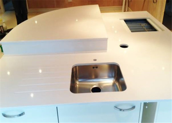 Elegant Snow White Engineered Stone Countertops Material Scratch Resistance