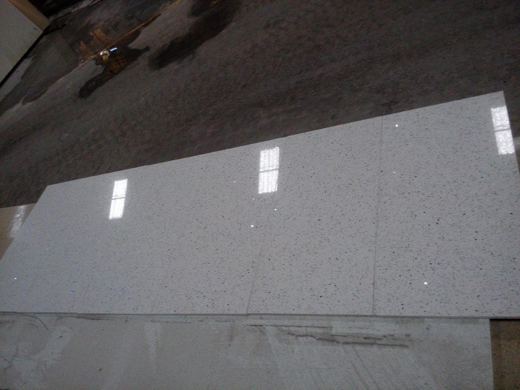 Manmade Quartz Stone Floor And Wall Tiles Speckle White Grossy Surface