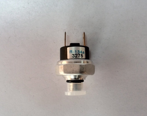 Vehicle air conditioner pressure switch DC 24V 2.5A , refrigerant R-134a / R-12