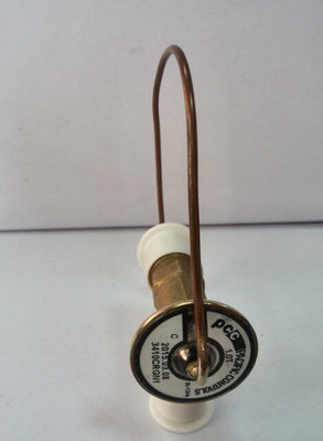 Light weight vehicle air conditioner valve , leak pressure 21 kgf/cm²