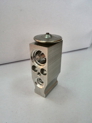 Alluminium auto air conditioner expansion valve with R-134a refrigerant