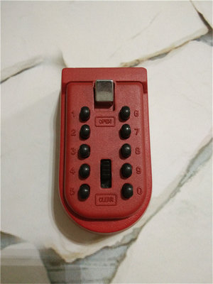 Outdoor Wall Mount Push Button Lock Box Weatherproof For 5 Keys Capacity