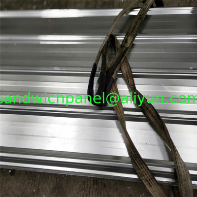 300 pcs galvanized steel corrugated roofing sheet 2700 x 840 x 0.326mm for warehouse