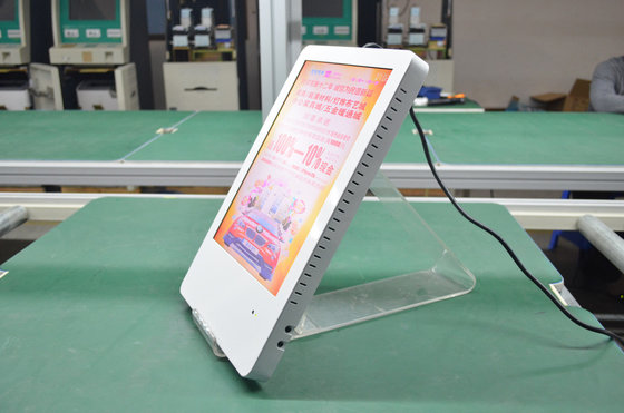 15.6 Inch Wall Mount Digital Signage High Definition LCD Advertising Screen Player