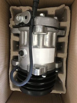 ORIGINAL SDLG PARTS 4190003014 T1727,B877 Wheel loader spare parts COMPRESSOR for sale
