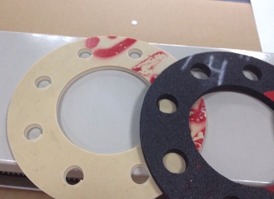 Metal inserted in neoprene nitrite silicon rubber gasket cutting machine