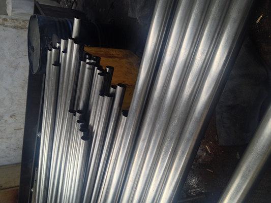 Round Varnish Seamless Carbon Steel Pipe Grade A / Welded Mild Steel Tubing