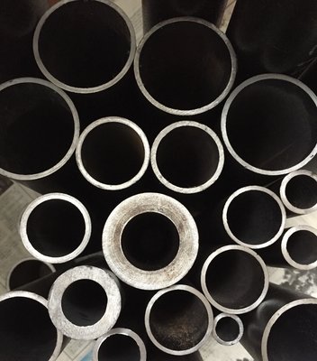 DIN1630 High Performance Unalloyed Seamless Circular Steel Pipe Grade ST 37.4 / 44.4 / 52.4