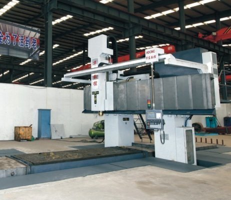 Rail Mounted Steel Portal Jib Crane For Loading And Discharging Cargo supplier