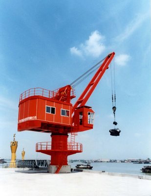 Multi Function10T  Movable Jib Crane Lift Container / Sundries / Bulk Cargo supplier