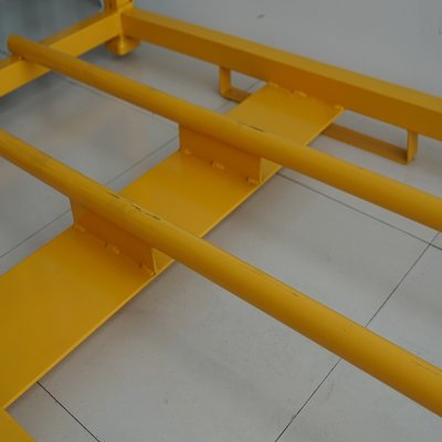 Warehouse Tire Shelf , Supermarket And Storage Shelf Steel Mesh Storage Cages