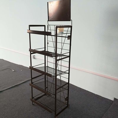 Newspaper Shelf Display Rack L*W*H 458*397*1415 Size ISO9001 2000 Certification