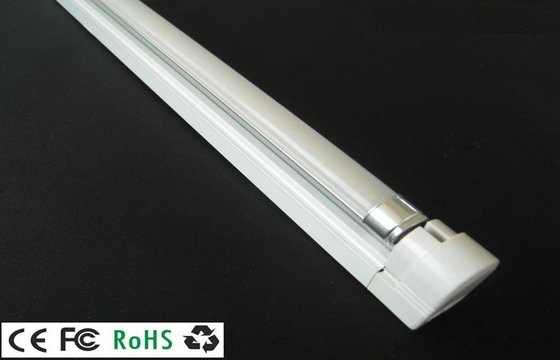 China bright T5 LED Tube AC 85-265V , 10W 1050lm 2 foot led tube for Residential supplier