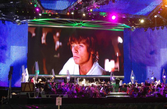 P2.5 AC110 - 240V Indoor LED Display Epistar SMD2121 RGB High Resolution