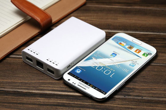 CE FCC ROHS Approved Portable Power Bank 3G Wifi Router 5200mAh