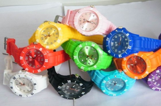 MP3 player, silicon watch, wallet, carpenter pencil, flash memory