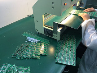 China Motorized PCB Depaneler With Safe Sensor PCB Separator For LED FR4 supplier