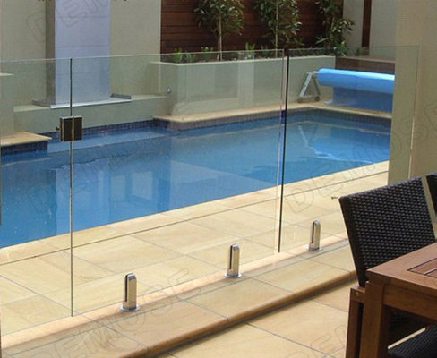 Glass Swimming Pool Fencing , 85% Light Transmittance Glass Pool Safety Fence supplier