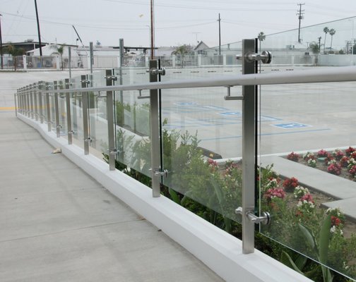 Outdoor Architectural Glass Panels With Polished Edges Transparent supplier