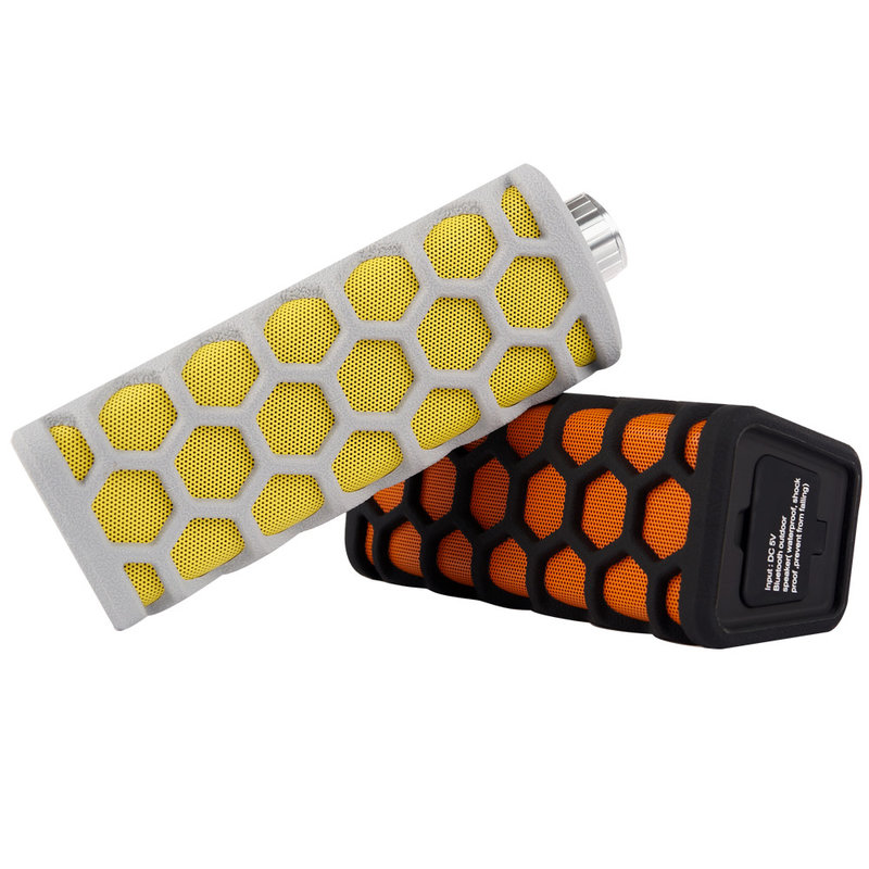 Outdoor Loudest Portable Bluetooth Speakers 3.7V 800mAh For iPhone