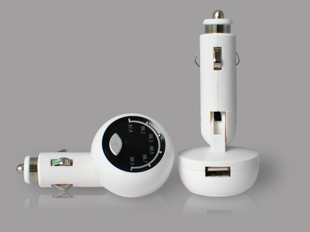 Universal Micro Bluetooth USB Car Chargers With Output 5V / 1A For Laptop iPhone Tablet PC