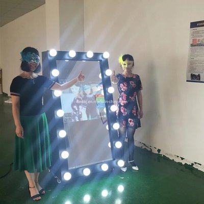 TFT 65 인치 마술 거울 사진 부스 터치스크린 광도 450/700CD/M2