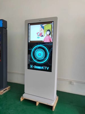 55 원격 제어를 가진 인치 옥외 LCD 디지털 방식으로 Signage 전기 용량 접촉 IP65