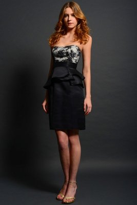 Elegant Satin Strapless Ladies Party Dresses Short with Lace Applique