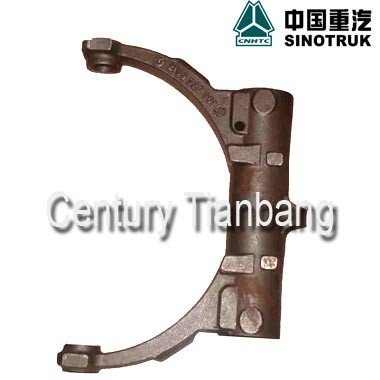 Sinotruk Howo A7 truck parts/ truck gear box spare parts Gear shift fork 2159328001.