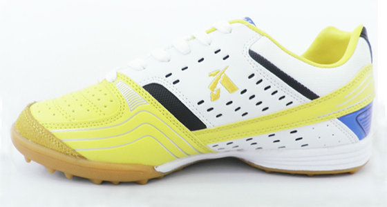 Bright Colored Indoor Outdoor Soccer Shoes Spring Water Proofing For Men/Women/Children