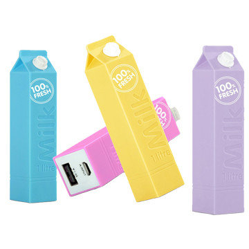 상자 보편적인 2600mAh 휴대용 USB 항구 외력 은행 충전기를 젖을 짜십시오