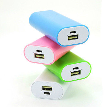 이동할 수 있는 Li 이온 힘 은행 5200mAh 외부 충전기 2 세포 건전지는 1.5A를 출력했습니다