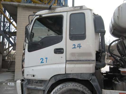 ISUZU 8cbm Capacity Drum Used Concrete Mixer Year 2004 Japan Made