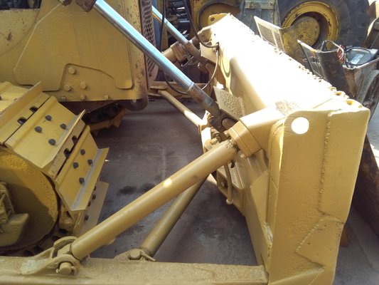 CAT D6 Used Caterpillar Bulldozer With Ripper , Second Hand Construction Machinery
