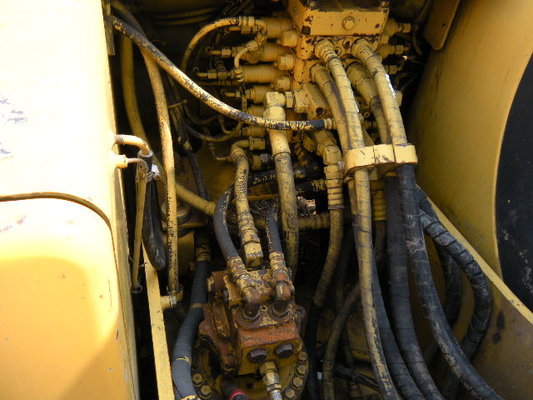 used Komatsu PC100-6 excavator year 2003 0.5cbm capacity