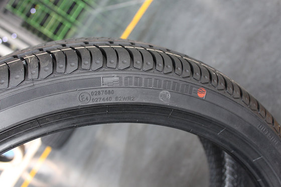 245/35ZR20 All Season Truck Tires