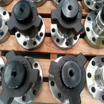Adapter Flange 2-1/16" 3K X 2" FIG 1502 Male, c/w Female plug with 1/2" NPT, Plug & Nut