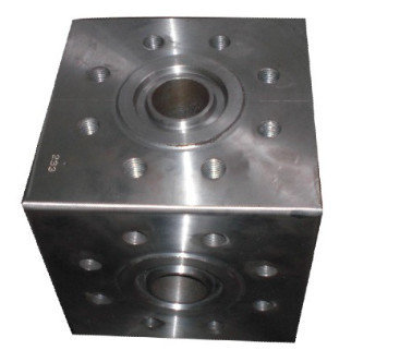 Studded Cross 4 way, 4-1/16" 5000PSI, With Studs, API6A