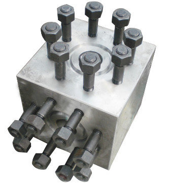 Studded Cross 4 Way, (2)2-1/16" 5000PSI x (2)2-9/16" 5000psi, With studs and nuts, API6A