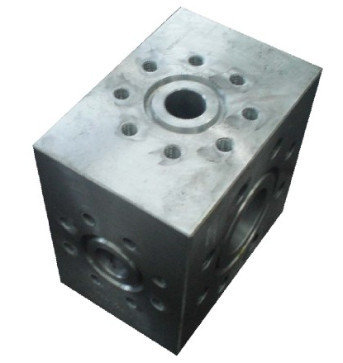 Studded Cross 5 Way, (2)4-1/16" 5000PSI x (3)2-1/16" 5000PSI, API6A, with studs and nuts
