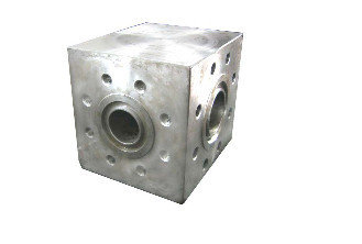 Studded cross 3 1/8"3000psi