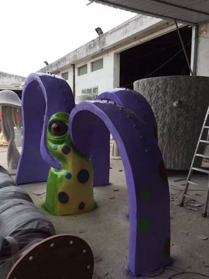 Purple Ribbon Arch Water Pool Toys For Water Park Customized