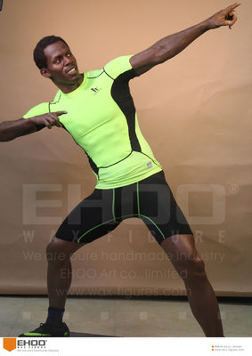 Scultura umana a grandezza naturale della resina di sport di emulazione famosa della stella per Usain Bolt