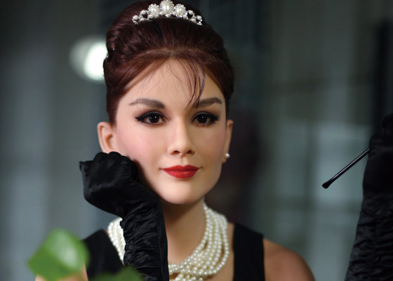 Figura di cera su ordine di Audrey Hepburn colore famoso della natura delle statue della cera