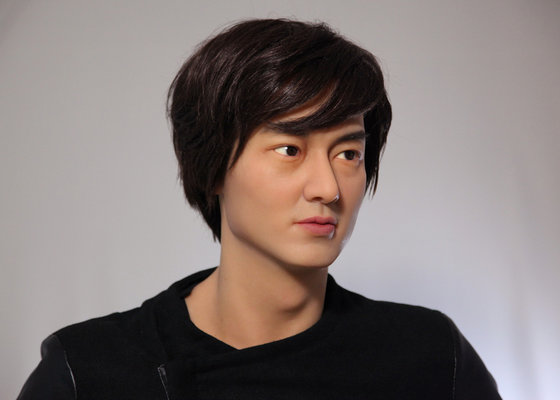 Figure di cera a grandezza naturale vive su ordinazione della Corea di Lee MinHo per la manifestazione della celebrità